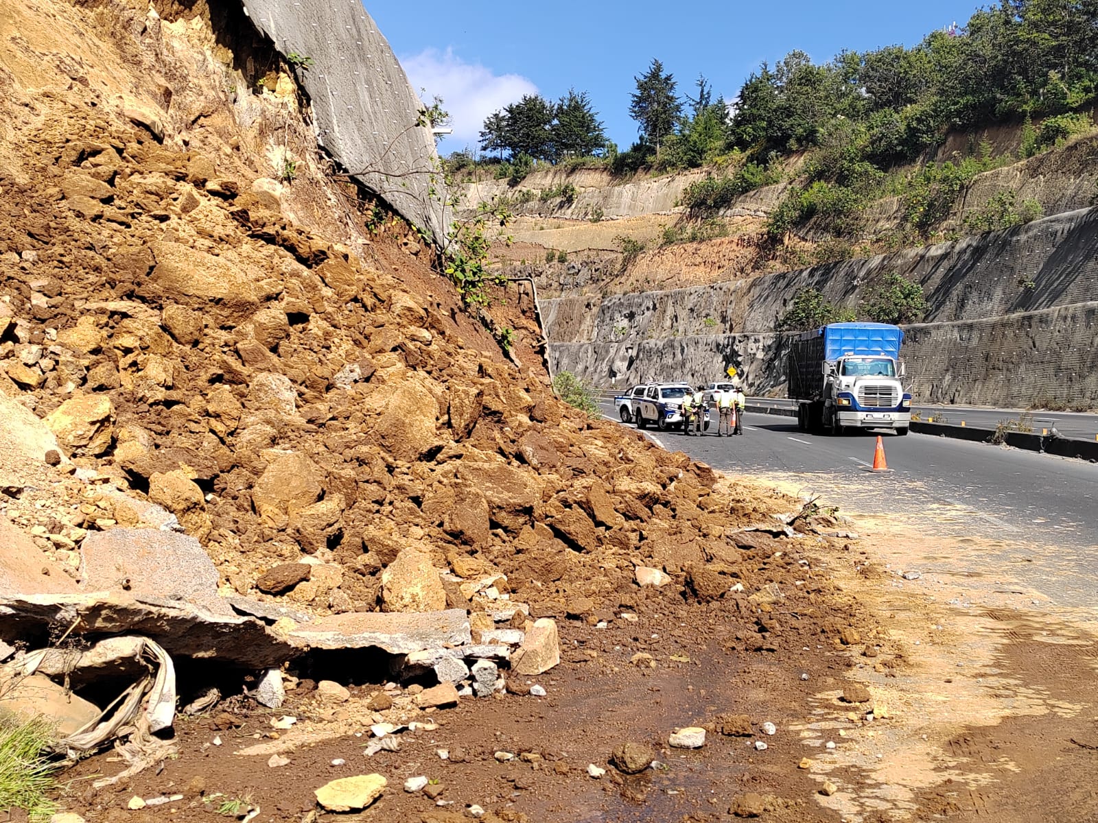 Imágenes del derrumbe en el km 61 del libramiento de Chimaltenango ...